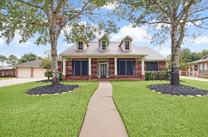 2827 Love Court | Friendswood 77546